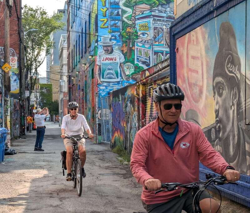E-bike through Toronto's Dynamic Neighbourhoods - A Detailed Look at the Toronto E-bike Tour