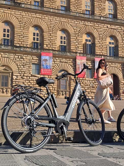 E-bike tour with Florentine tour guide, toast included - Key Points