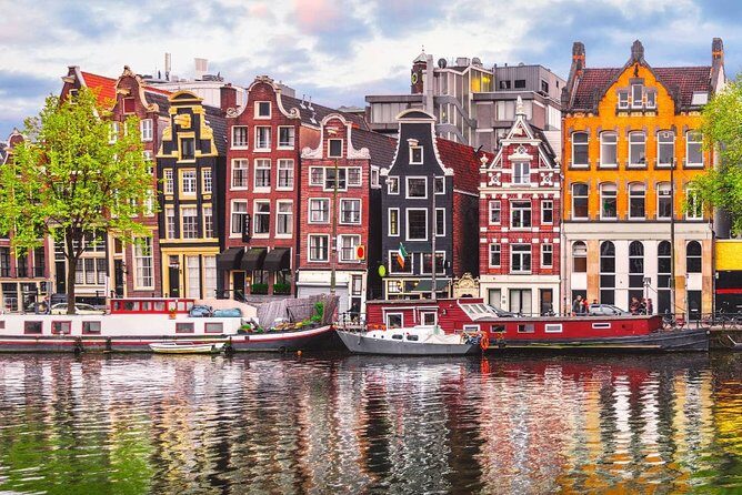e-Scavenger hunt Amsterdam: Explore the city at your own pace - The Value of the Experience