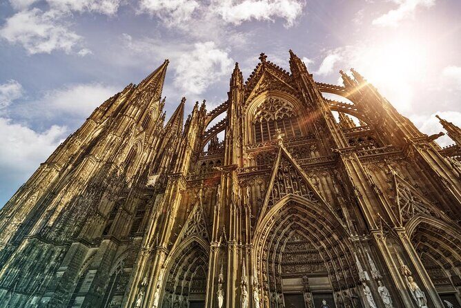 e-Scavenger hunt Cologne: Explore the city at your own pace - Exploring Cologne with an e-Scavenger Hunt: A Practical and Fun Self-Guided Tour