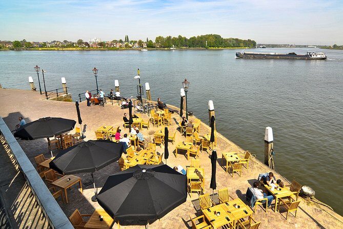 e-Scavenger hunt Dordrecht: Explore the city at your own pace - How This Tour Compares to Others