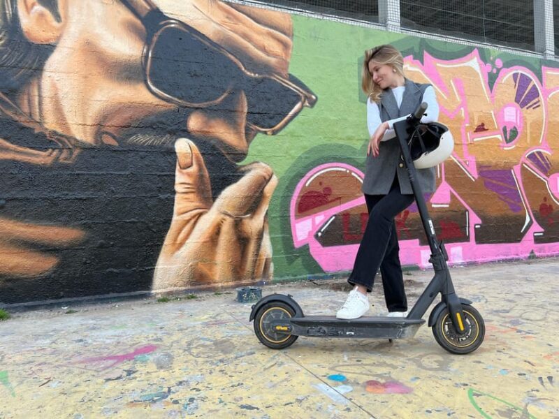 E-Scooter Guided Exploration of Barcelona - A Closer Look at the Experience