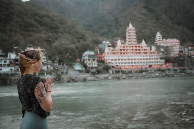 Early Morning 2 Hours Yoga Session In Rishikesh at Ghat - Deep Dive into the Experience