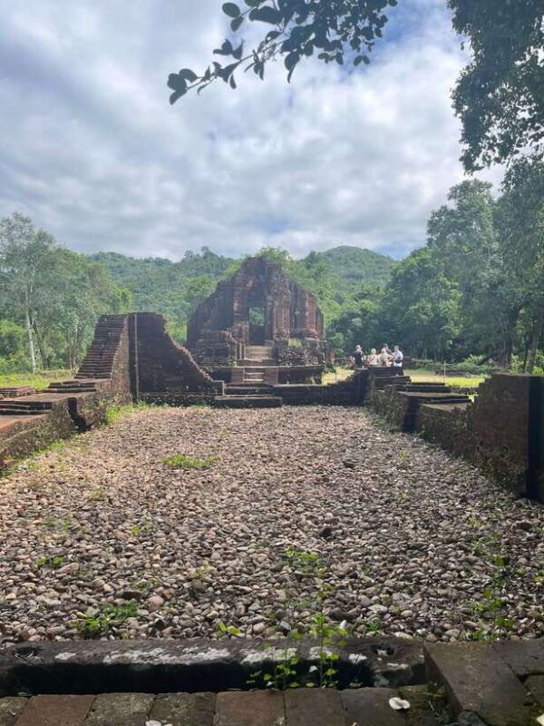 Early My Son tour/transfer to avoid crowd and the heat - What Makes This Tour Stand Out