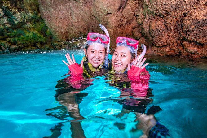 Easily set sail by boat! / Blue cave snorkel - Key Points: