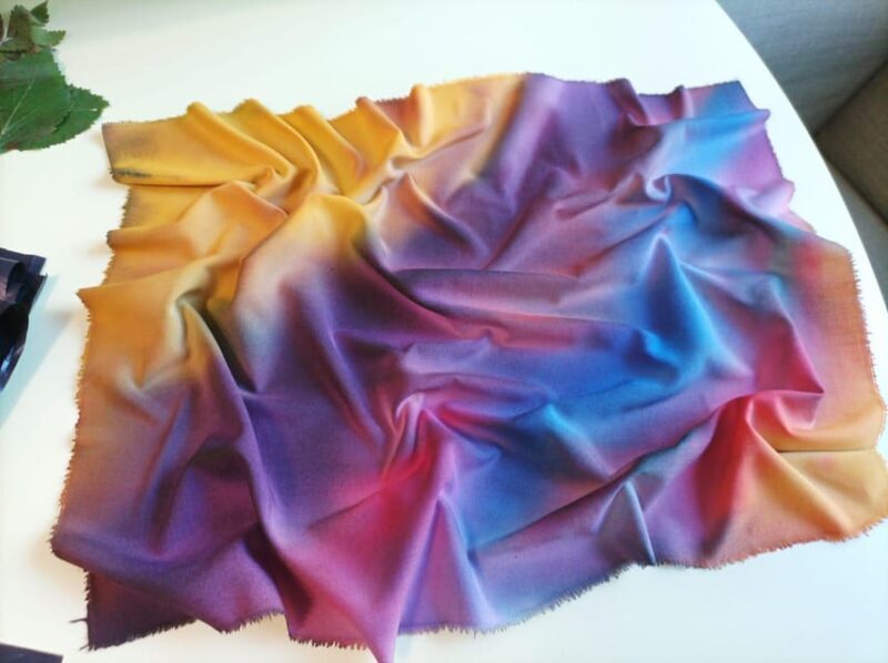 Easy Fabric Dyeing at clothing designer's cozy home - Key Points