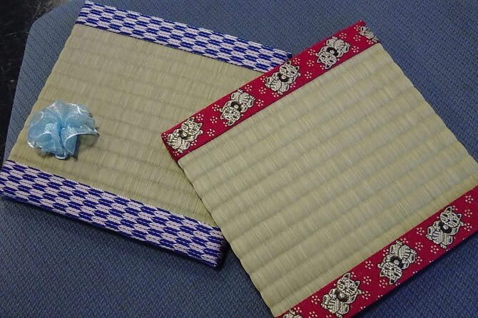 Easy for everyone! Now you can play handmade mini shamisen and show off to everyone! Musical instruments, sweets and live music - Live Music, Tea, and Sweets: A Cultural Break