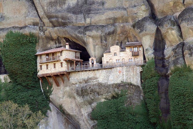 Easy Hiking Adventure at Meteora - Who Should Consider This Tour?