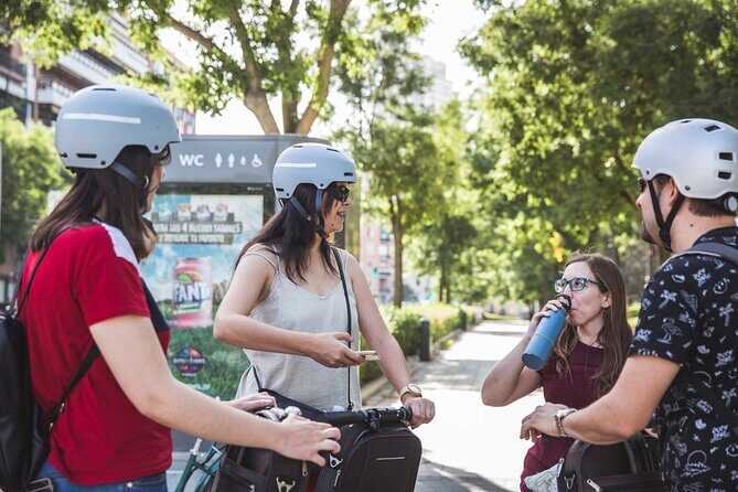 EBike Tour Madrid Río Park and Casa de Campo insights Small group - FAQ