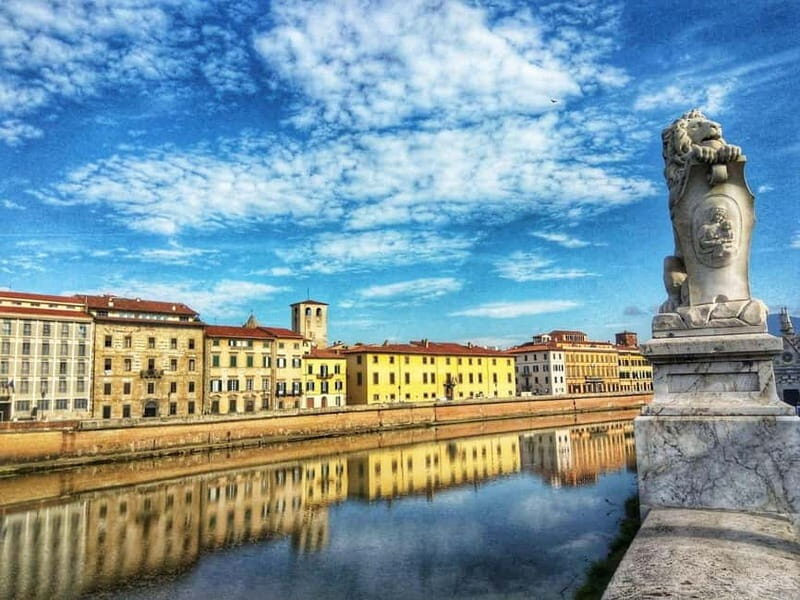 Eco-Friendly Pisa: The Electric Minibus Experience - The Sum Up