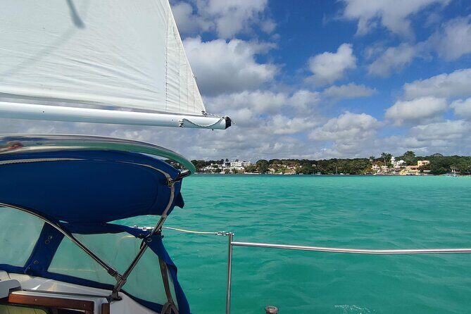Eco Sailing Bacalar Experience with snack and drinks - FAQs