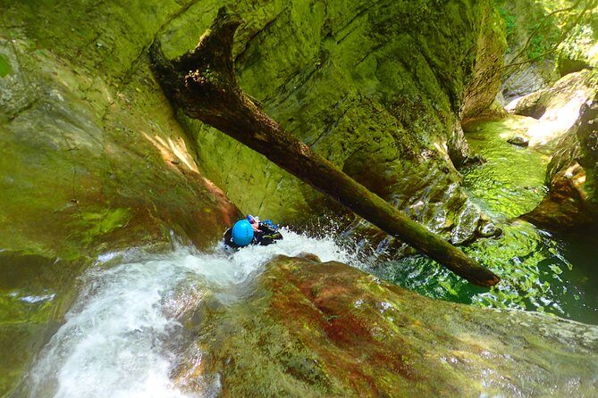 Ecouges sensational canyoning in the Vercors (Grenoble / Lyon) - Equipment and Safety Measures