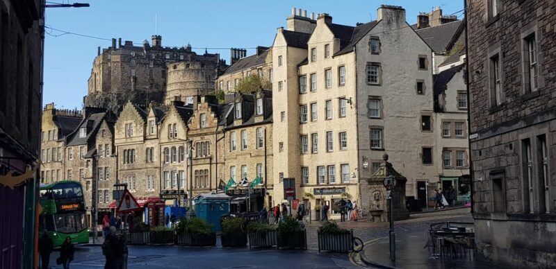Edimbourg : Visite guidée privée en français avec Clémentine - A Closer Look at the Itinerary