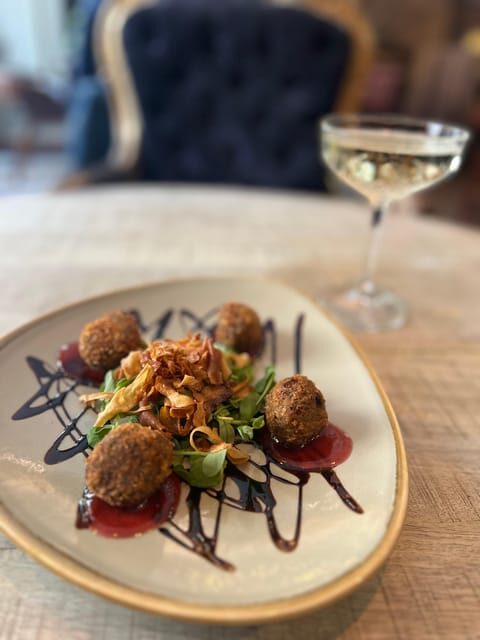 Edinburgh: 4-Hour Guided Food and Drink Tour - Whisky Tasting: A Taste of Scotland’s Finest