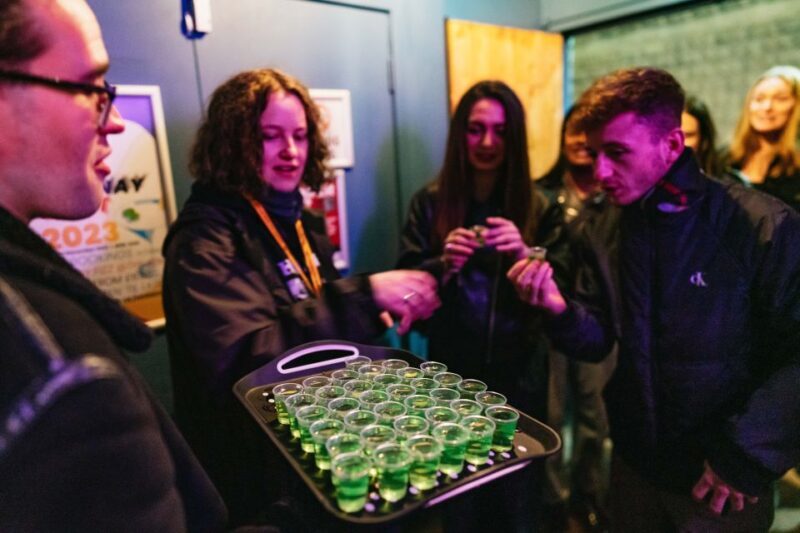 Edinburgh: 7 Bar Pub Crawl with 7 Shots & Discounts - The Atmosphere & Experience