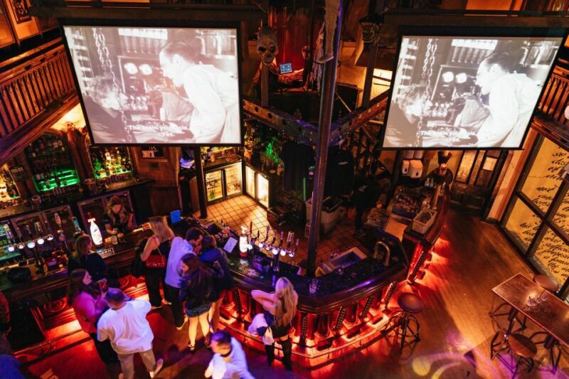 Edinburgh: 7 Bar Pub Crawl with 7 Shots & Discounts - The Cost and Value