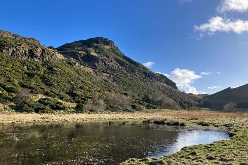 Edinburgh: Calton Hill & Arthur's Seat Hike - Exploring Calton Hill