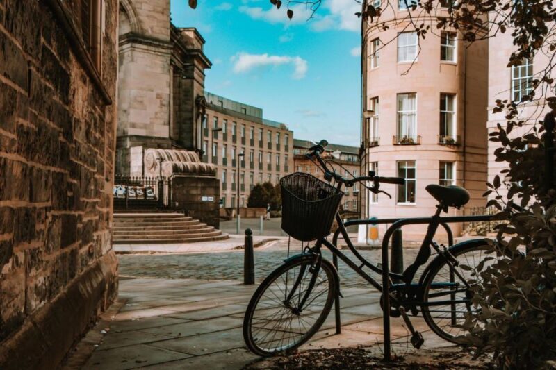 Edinburgh: Capture the most Photogenic Spots with a Local - Exploring Edinburgh with a Local Guide