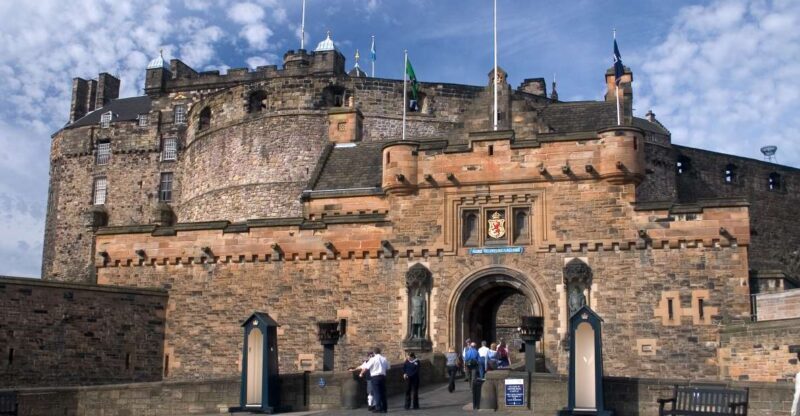Edinburgh Castle: Guided Walking Tour with Entry Ticket - The Value and Practicalities