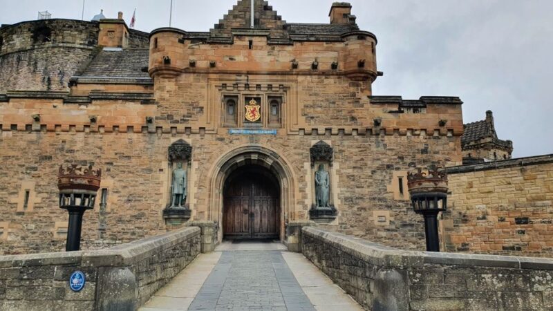 Edinburgh Castle: Highlights Tour with Tickets, Map & Guide - Who Will Love This Tour?