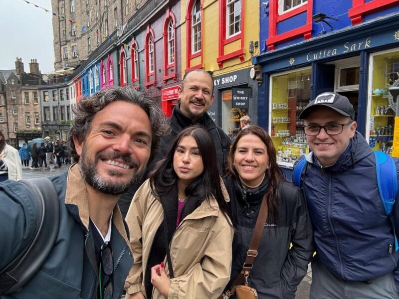 Edinburgh Castle & Royal Mile Walking Tour - Ticket Included - Guides and Reviews: Why They Matter