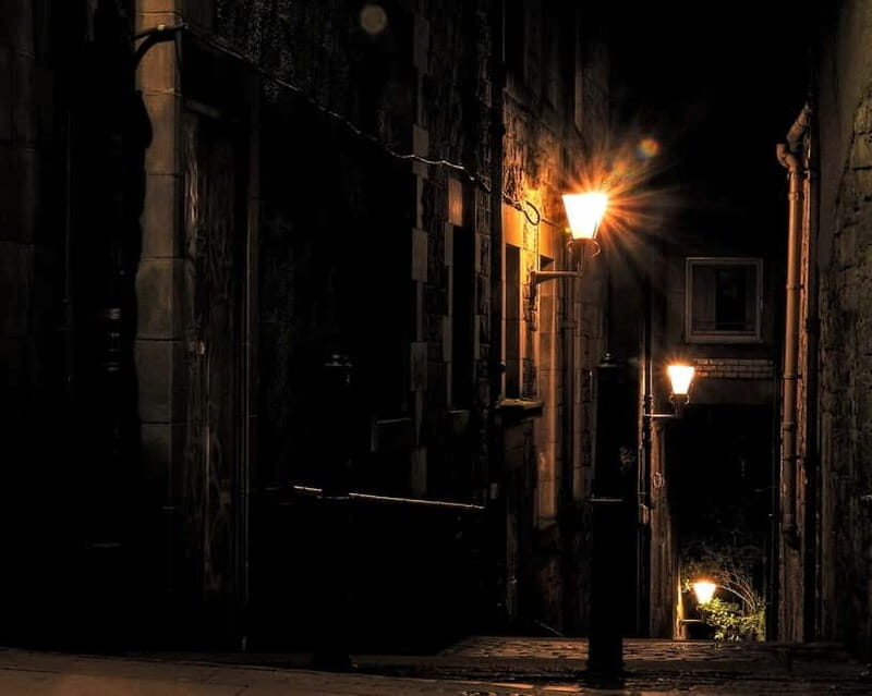 Edinburgh: Dark History Royal Mile Walking Tour - Key Points