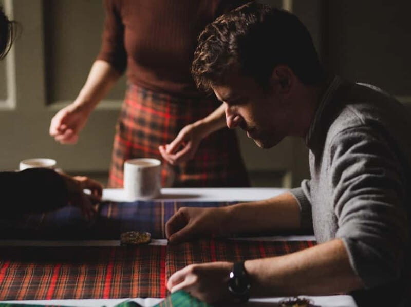 Edinburgh: Discover the secrets of kilt and tartan with a kiltmaker - Authenticity and Personal Touch