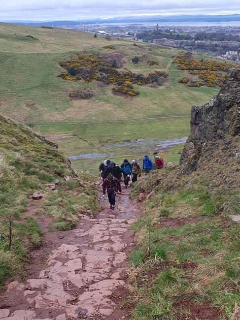 Edinburgh: Guided Hike to Arthur's Seat and Holyrood Park - The Guide and the Group Dynamic