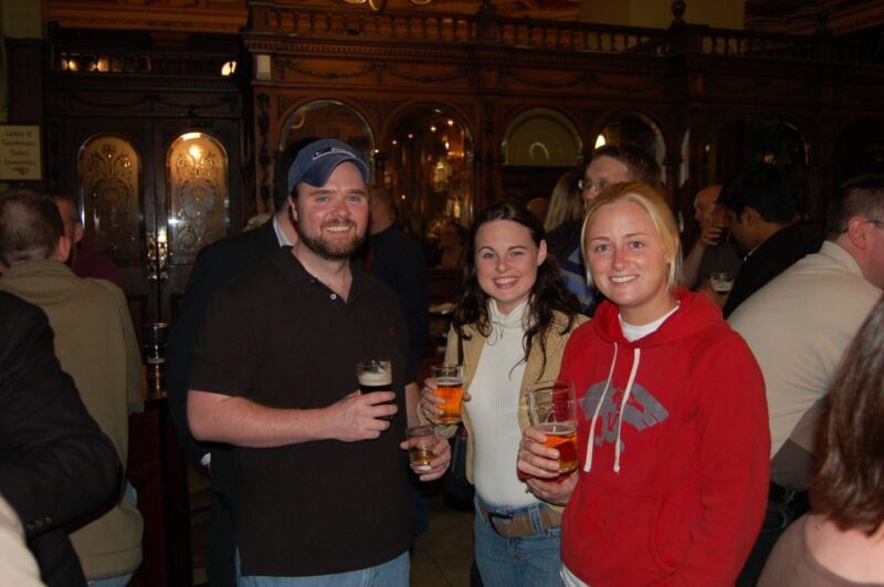 Edinburgh Literary Pub Tour with "Real-Actors" - Authenticity & Entertainment: What Past Guests Say