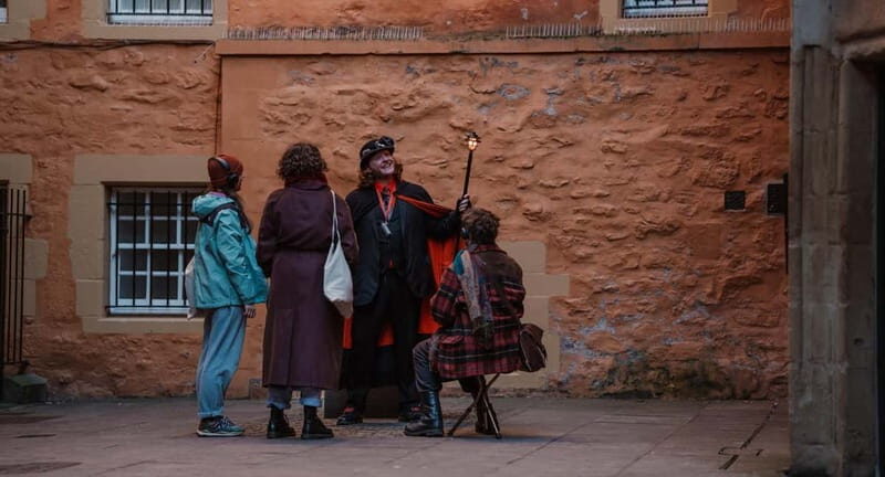Edinburgh: Multi-Sensory Old Town Ghost Tour Experience - The Experience in Detail