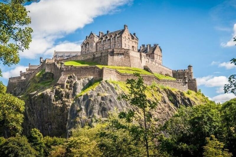 Edinburgh: Must-See Attractions Guided Walking Tour - The Itinerary Breakdown