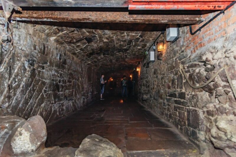 Edinburgh: Old Town and Underground Historical Tour - Key Points