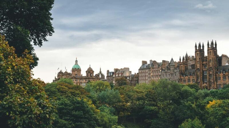 Edinburgh Old Town History Walking Tour - Key Points