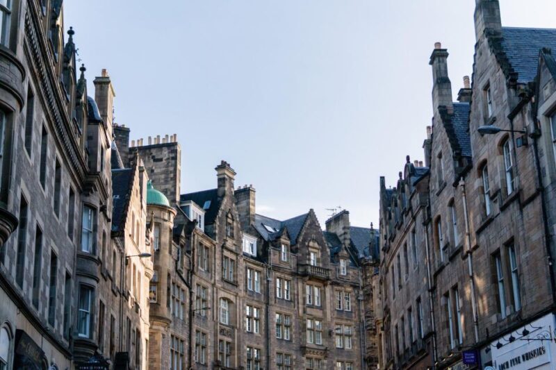 Edinburgh: Private Architecture Tour with a Local Expert - Who Should Sign Up?