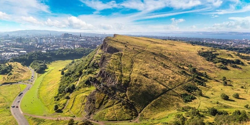 Edinburgh: Private City Highlights Tour with Driver - Exploring the Old Town and Its Charm