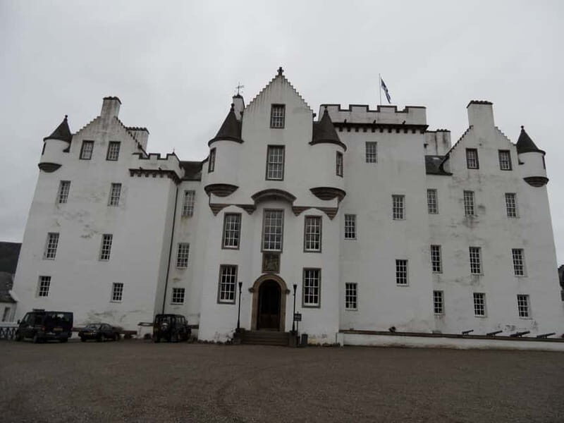 Edinburgh: Private Guided Walking Tour - Authentic Experiences & Real Insights