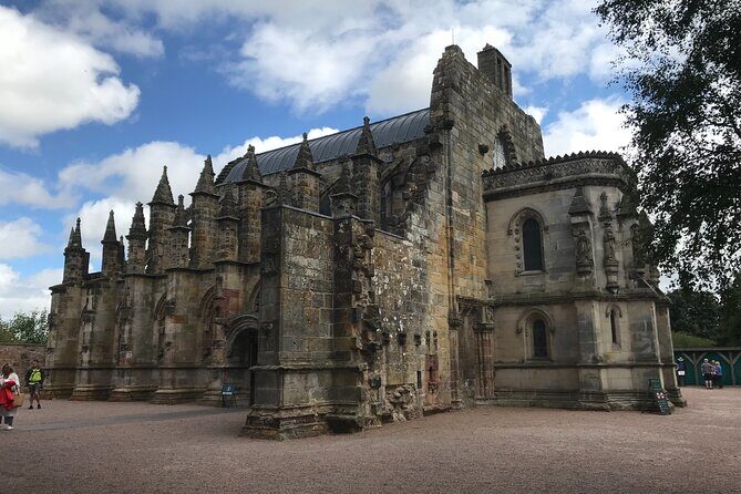 Edinburgh: Rosslyn Chapel, Berwick Private Day Tour in Luxury MPV - Summary