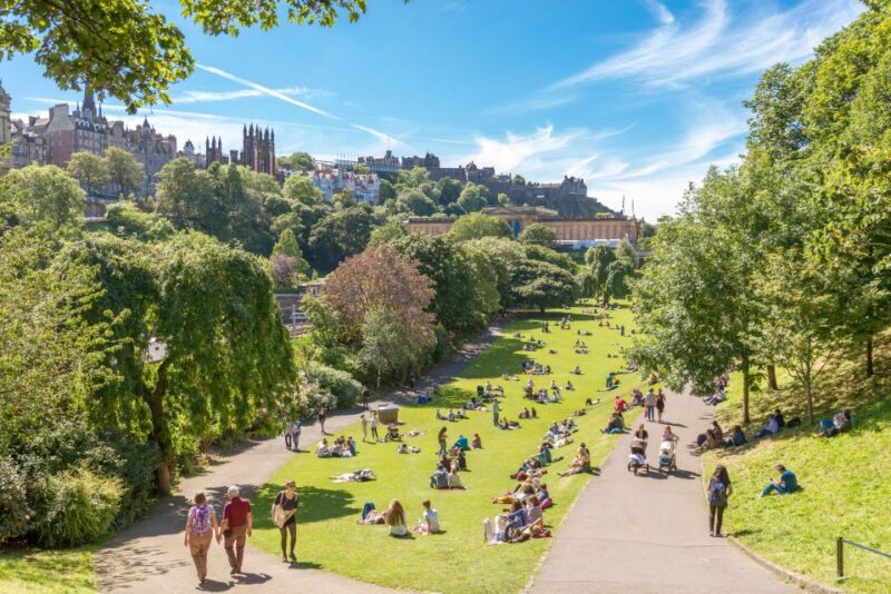 Edinburgh: Royal Attractions with Hop-On Hop-Off Bus Tours - Inside the Buses and At the Stops