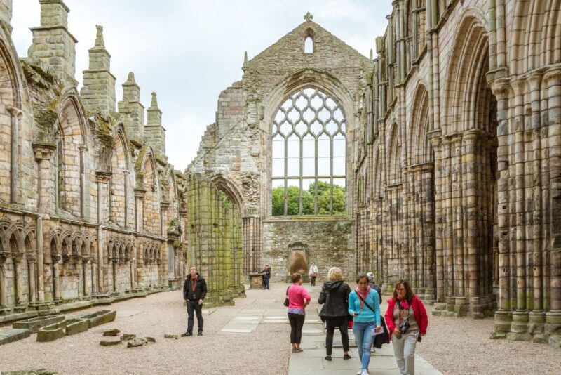 Edinburgh: Royal Attractions with Hop-On Hop-Off Bus Tours - The Sum Up
