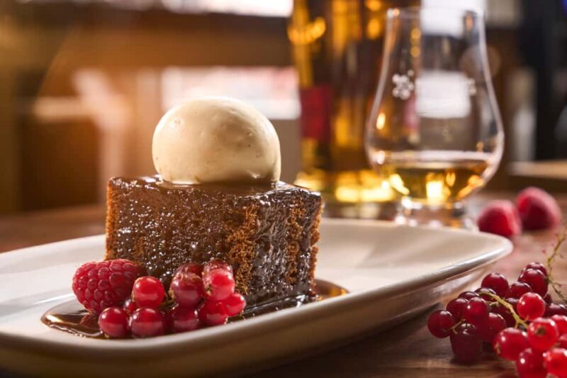 Edinburgh: Scotch Whisky Tasting & 3 Course Dinner - Authenticity and Atmosphere