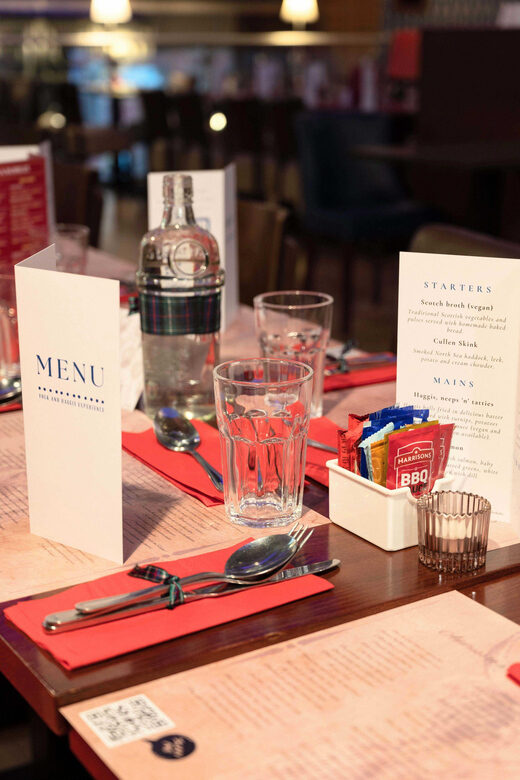 Edinburgh: Scottish Dinner and Folk Music Experience - Key Points