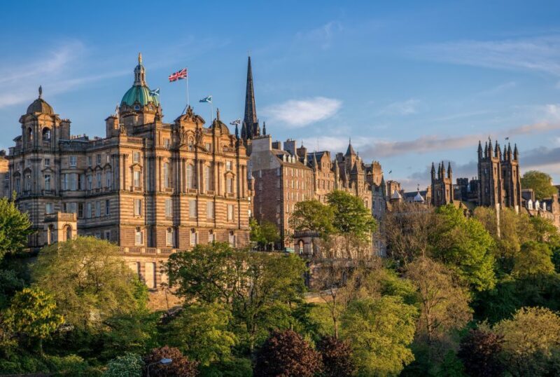 Edinburgh: The Royal City Tour from London - Key Points