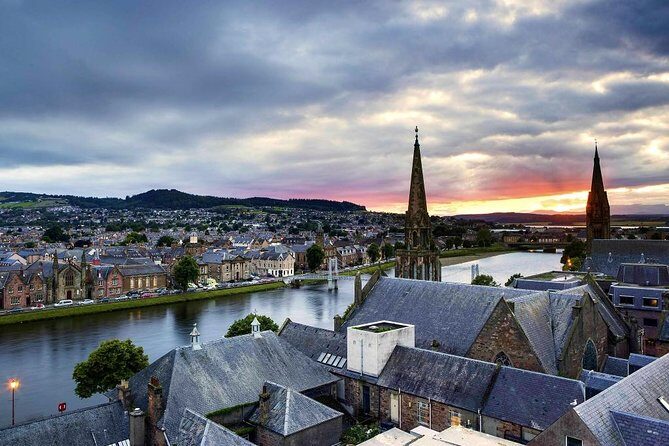 Edinburgh to Inverness Luxury Taxi Transfer - The Scenic Route and Stops
