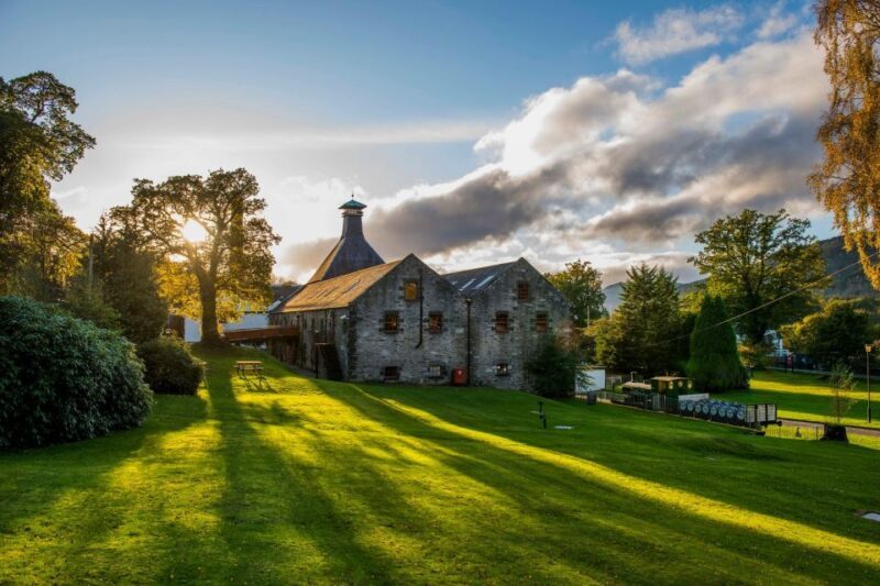 Edinburgh: Ultimate Whisky Experience - Key Points