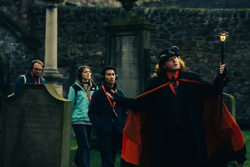 Edinburgh: Underground Vaults and Graveyard Evening Tour - A Closer Look at the Tour Experience