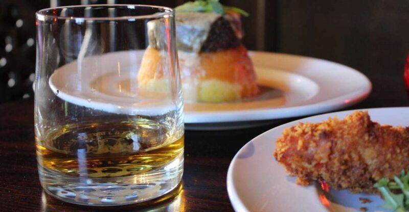Edinburgh: Whisky Flight in one of the oldest pubs - An In-Depth Look at What to Expect