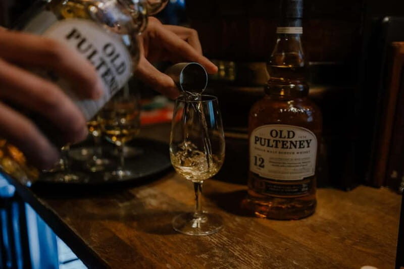 Edinburgh: Whisky Tasting and Storytelling in a Historic Pub - Edinburgh: Whisky Tasting and Storytelling in a Historic Pub