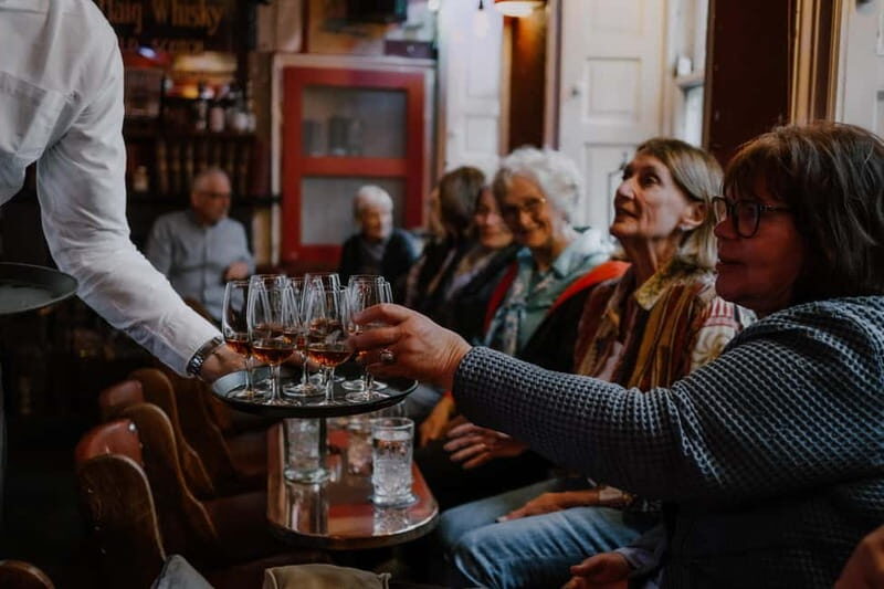 Edinburgh: Whisky Tasting and Storytelling in a Historic Pub - Key Points