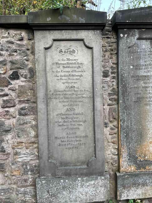 Edinburgh's Dark and Hidden History Walking Tour - The Value Proposition
