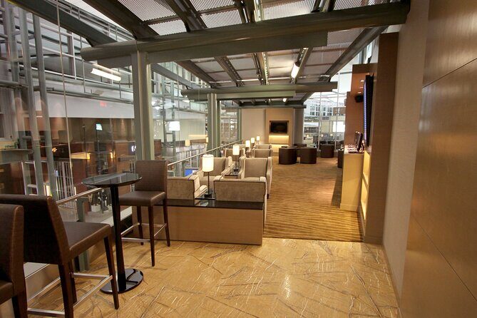 Edmonton International Airport Plaza Premium Lounge - FAQs